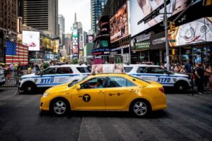 Riyadh Taxis: Uber vs. Traditional Cabs | ICS Taxi