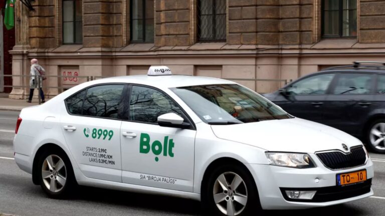 Bolt to Heathrow: Your Essential Travel Guide | ICS Taxi