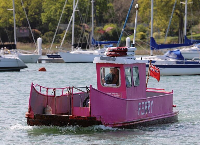 Hamble Ferry: Your Scenic River Crossing | ICS Taxi