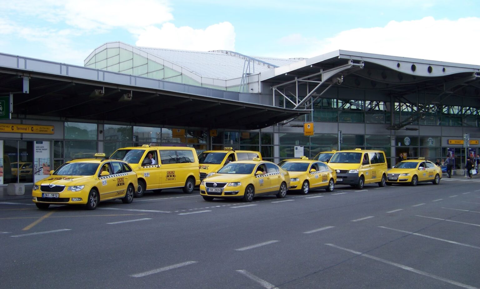 UK Taxi Ranks: Legality and Regulation Explained | ICS Taxi